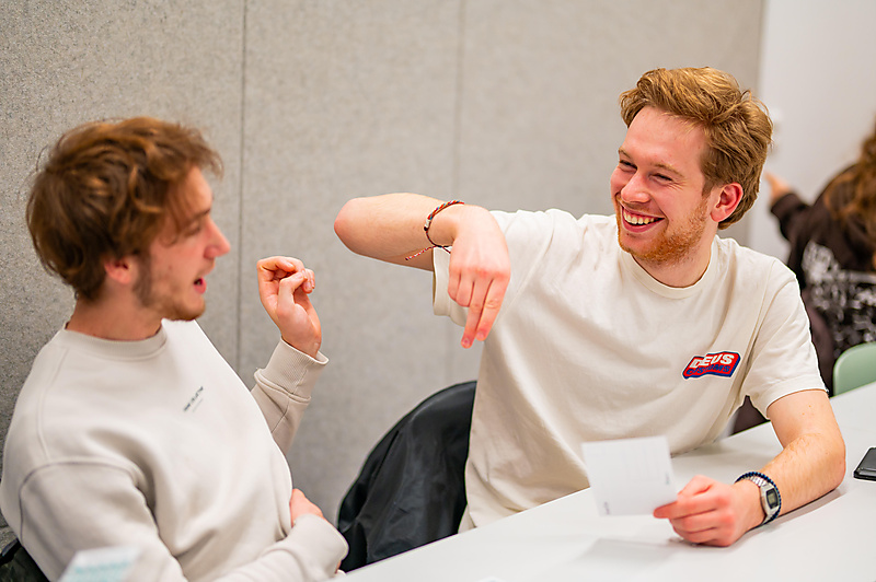 Foto-impressie | Workshop gebarentaal, Studium Generale